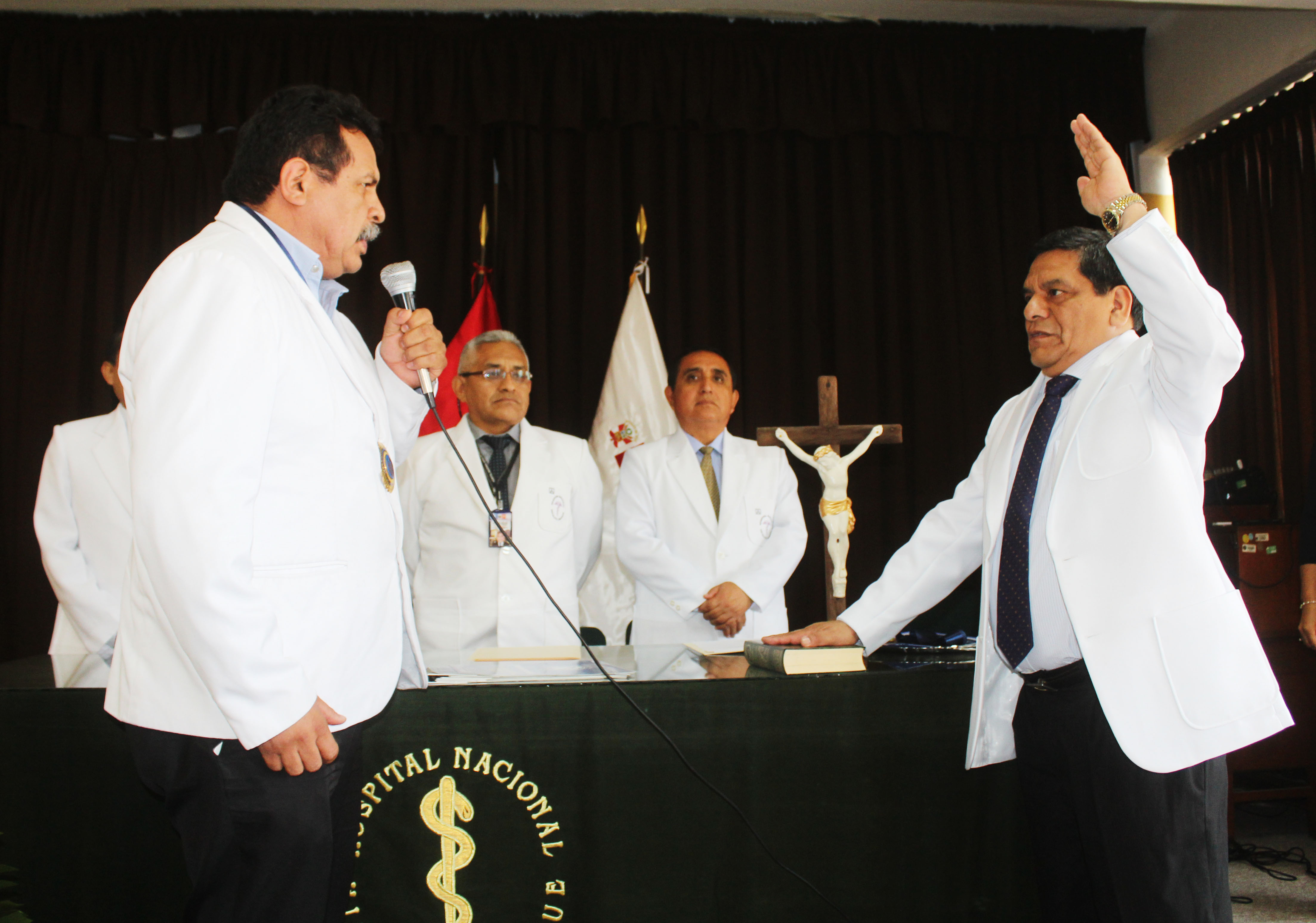 Juramenta Nueva Junta Directiva del Cuerpo Médico del HNHU para el ...
