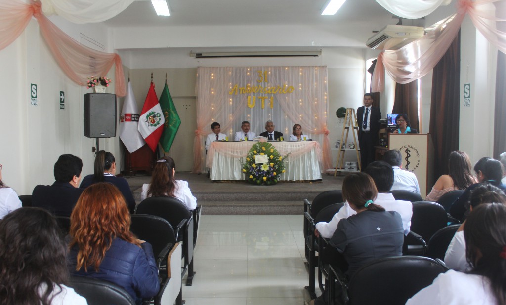 Unidad de Cuidados Intensivos del HNHU Cumple 31 Años al Cuidado de la ...